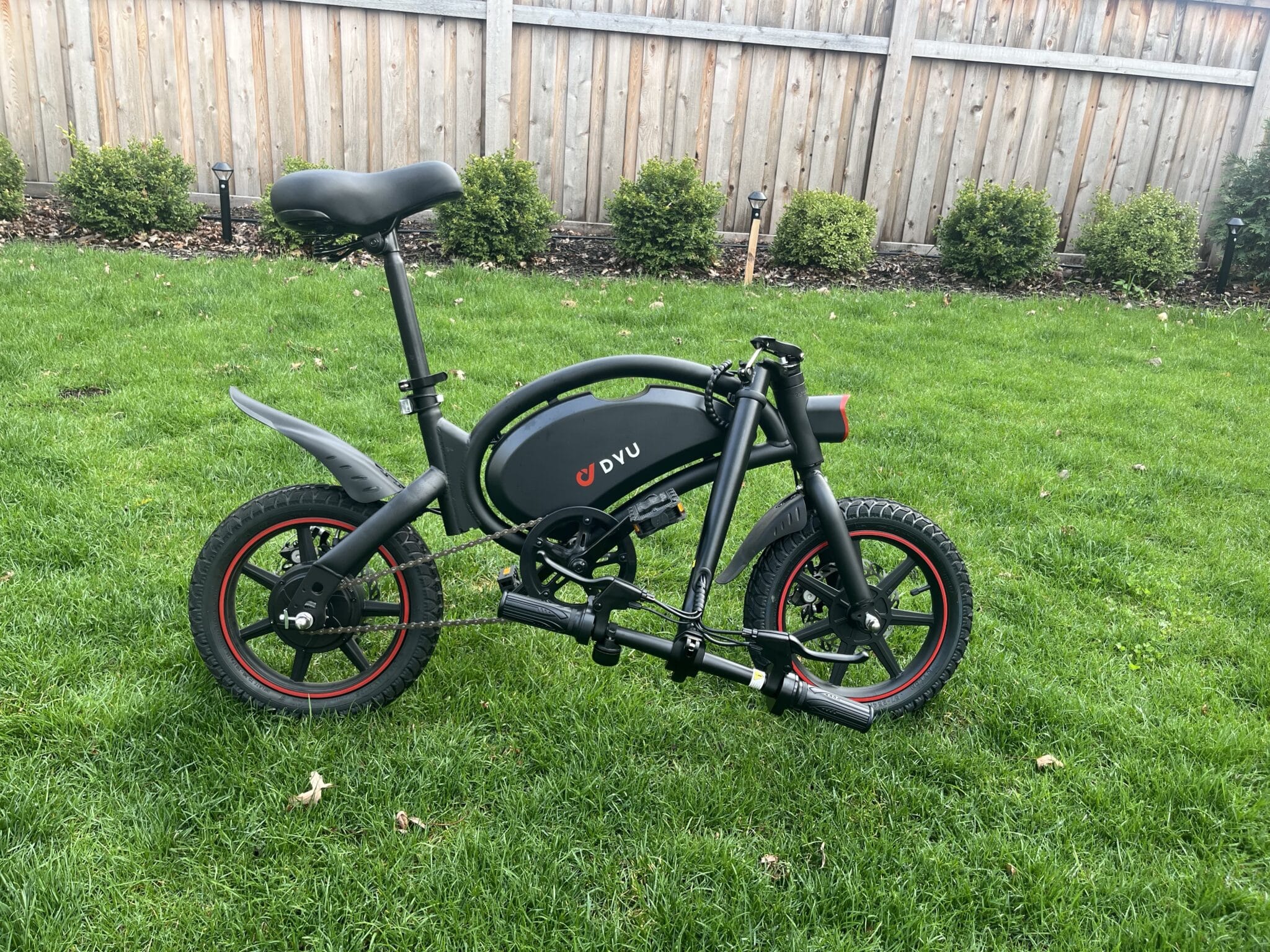 The Smallest Ebike You Can Get - DYU D3F Review - Financial Panther